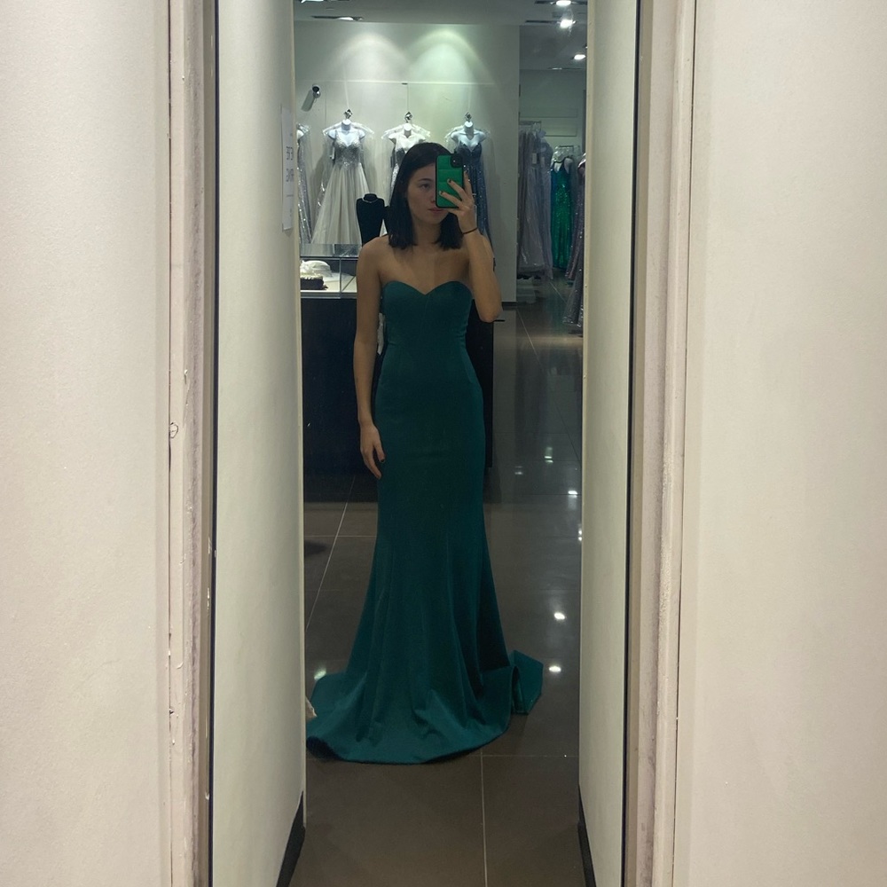 New Green Strapless Prom Dress - For Reference I’m 5’… - Gem